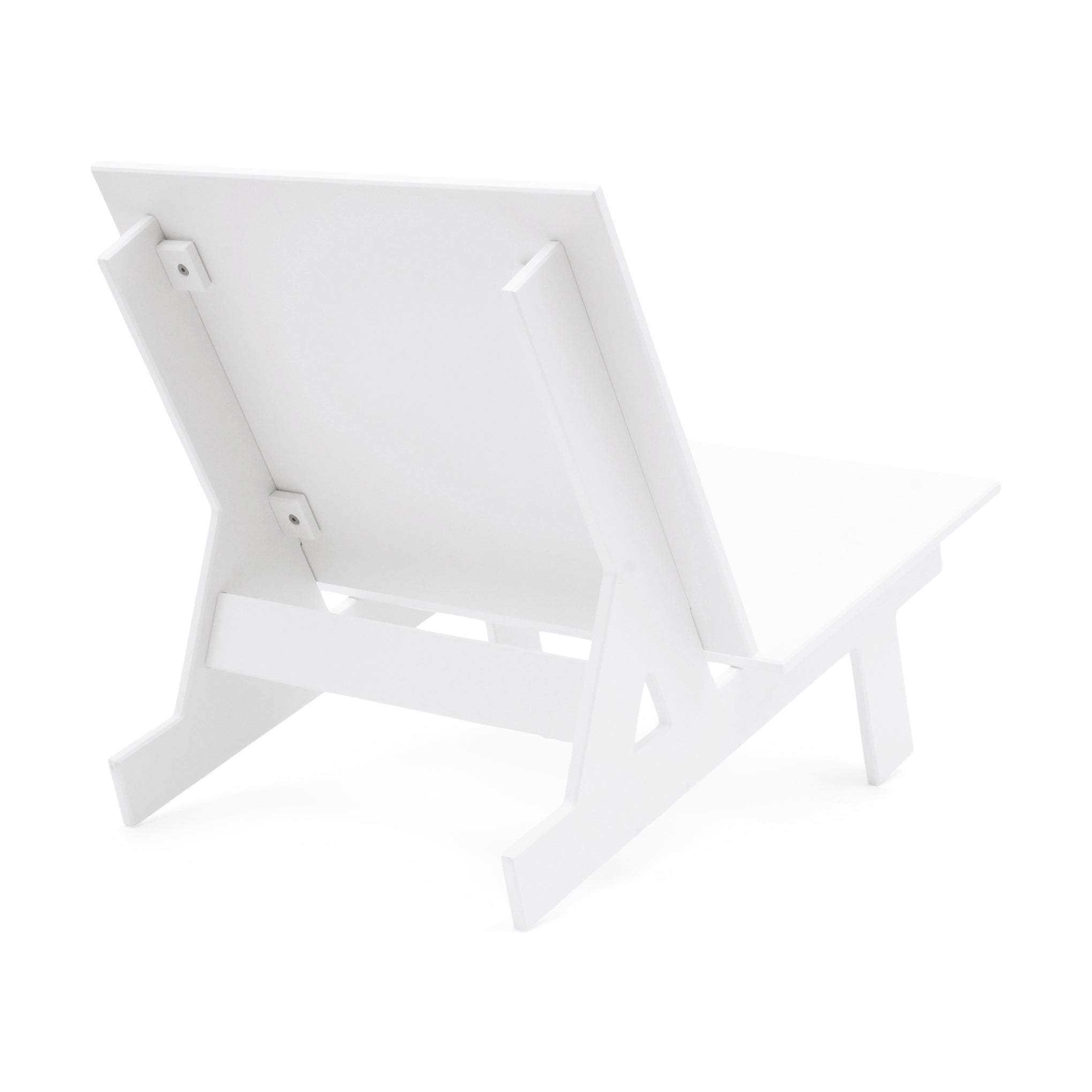 Taavi Outdoor Lounge Chair in Recycled Plastic – MoMA Design Store