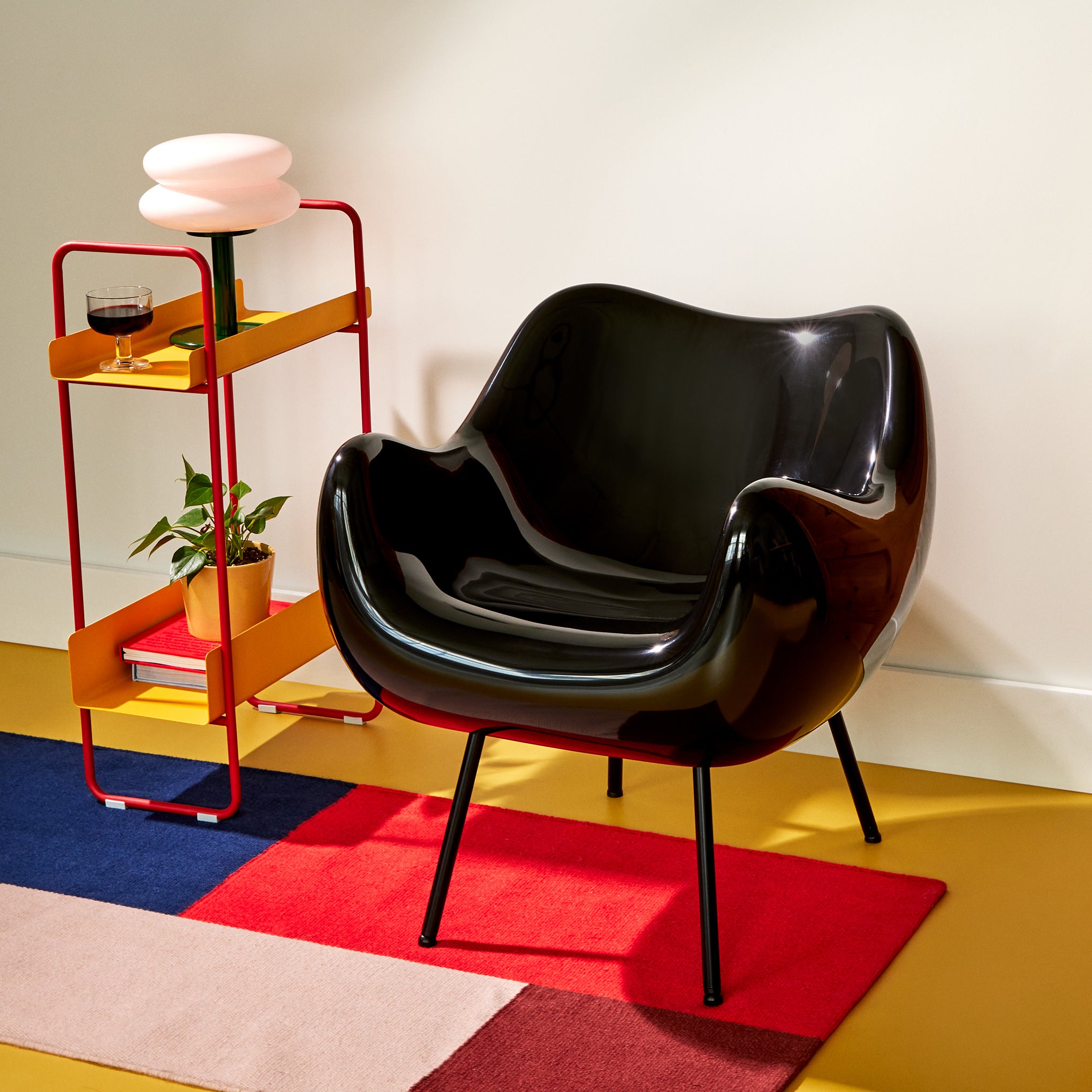 RM58 Classic Chair - Black – MoMA Design Store