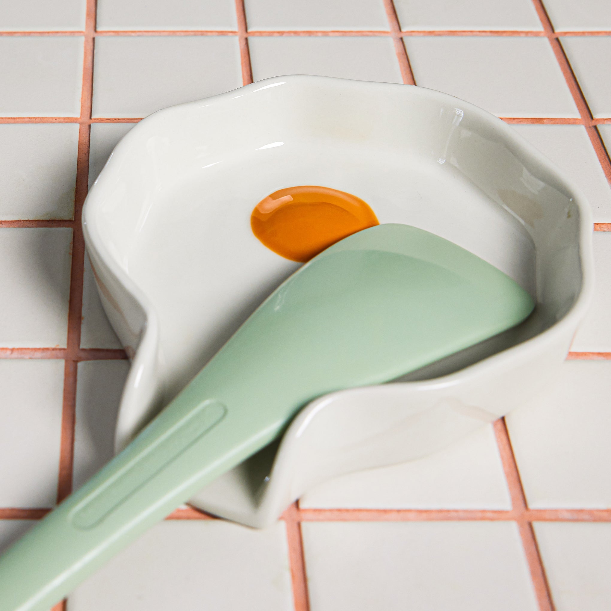 Sunny Side Up Egg Stoneware Spoon Rest – MoMA Design Store
