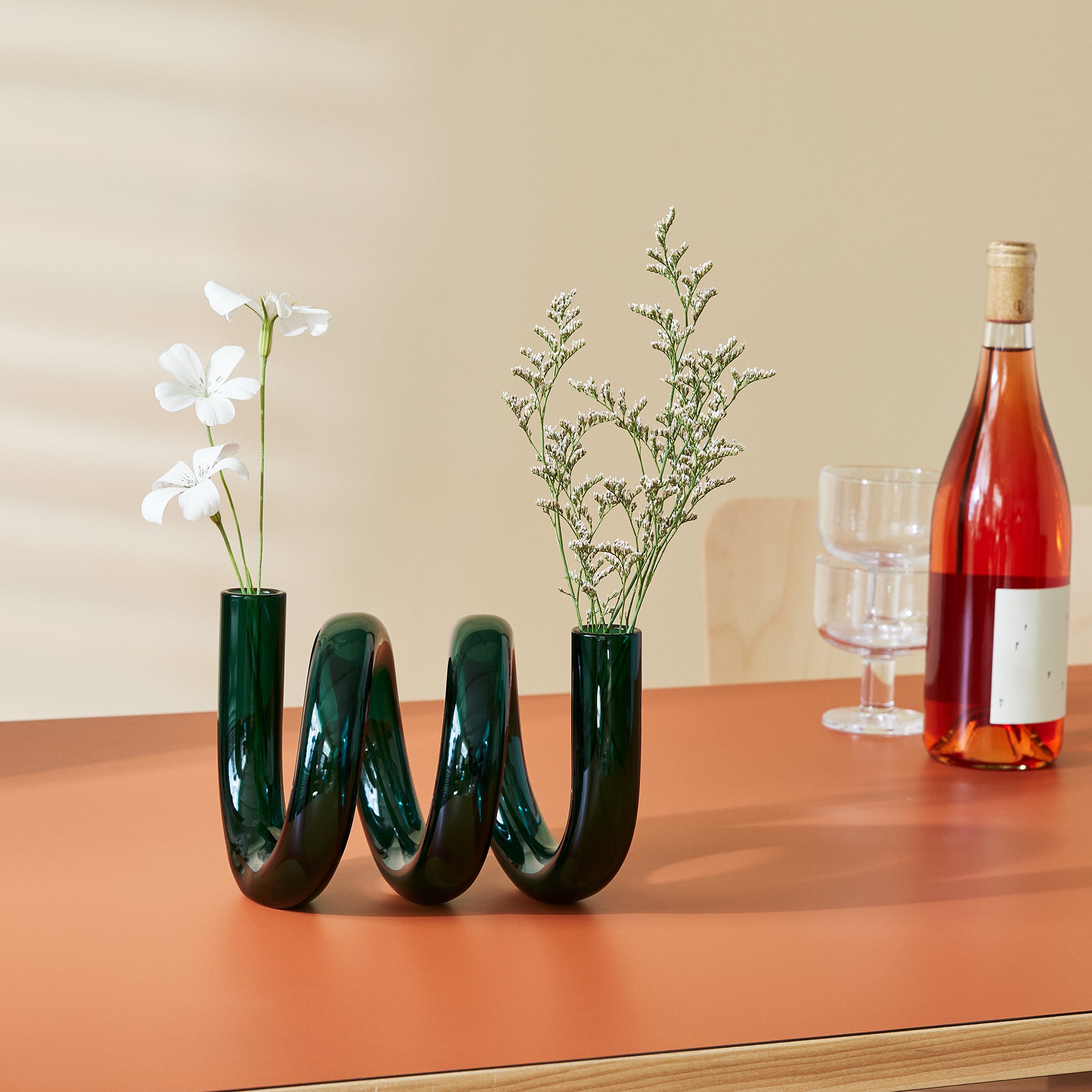 Curly Glass Vase – MoMA Design Store