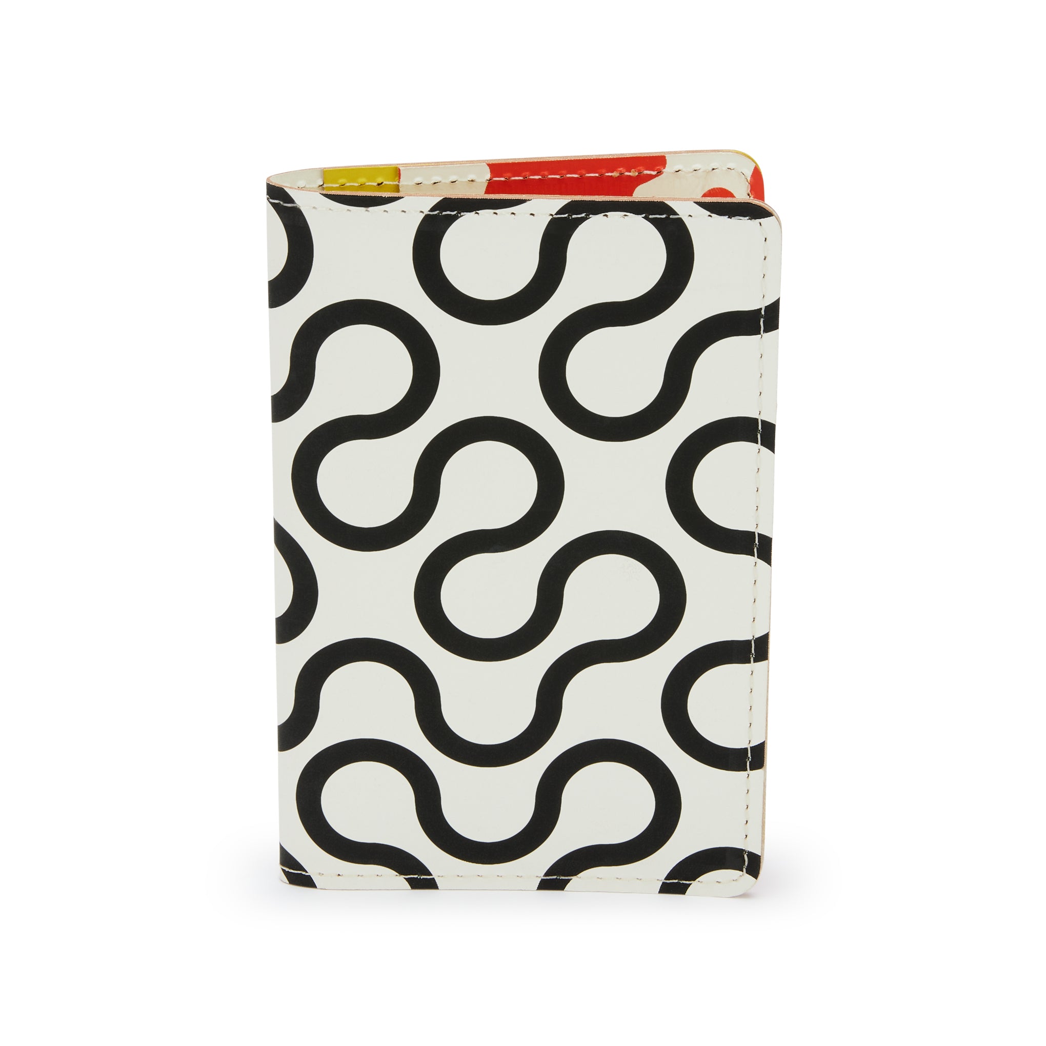 Dusen Dusen Recycled Leather Passport Case - Arc – MoMA Design Store