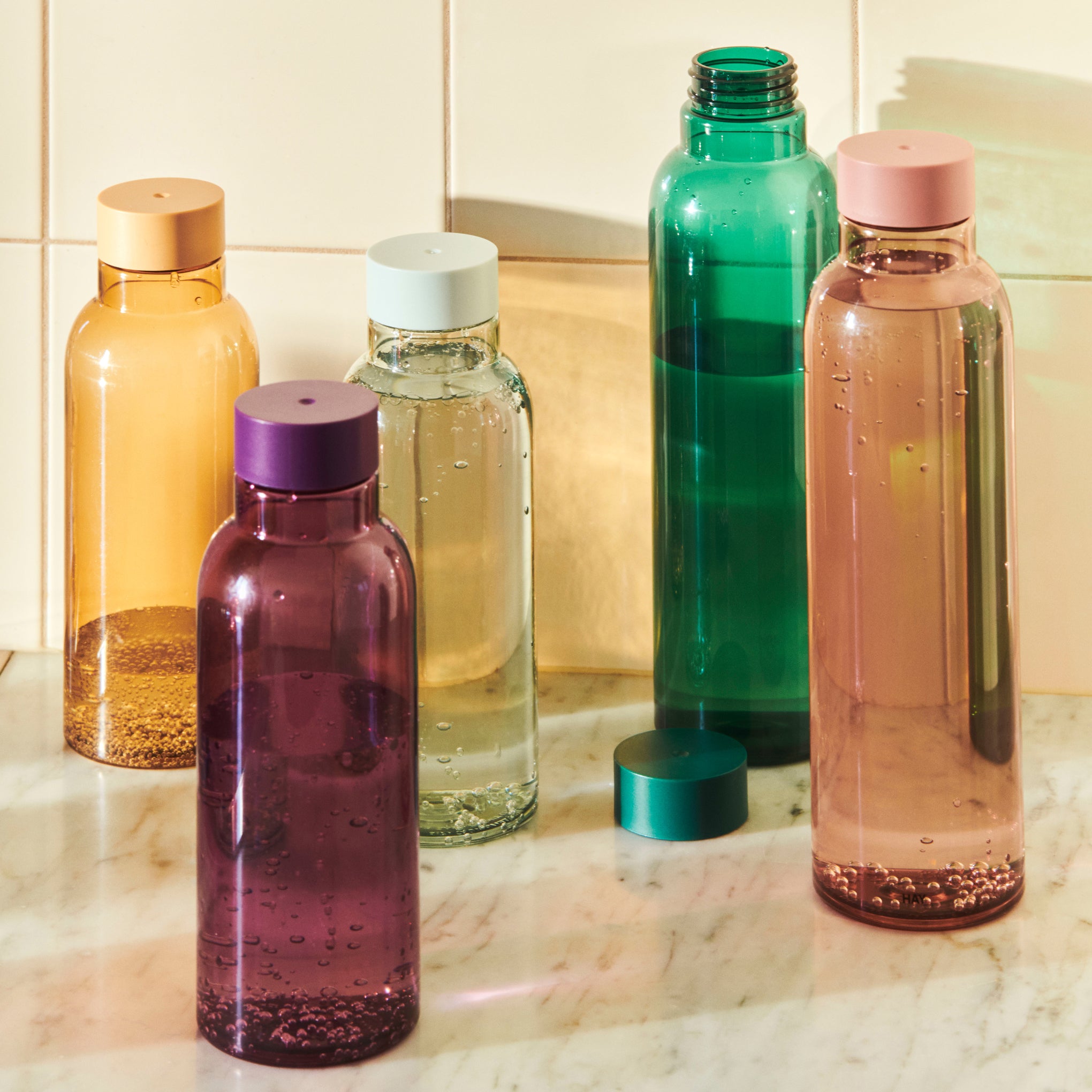 HAY Miz Recycled Plastic Water Bottle - Purple – MoMA Design Store
