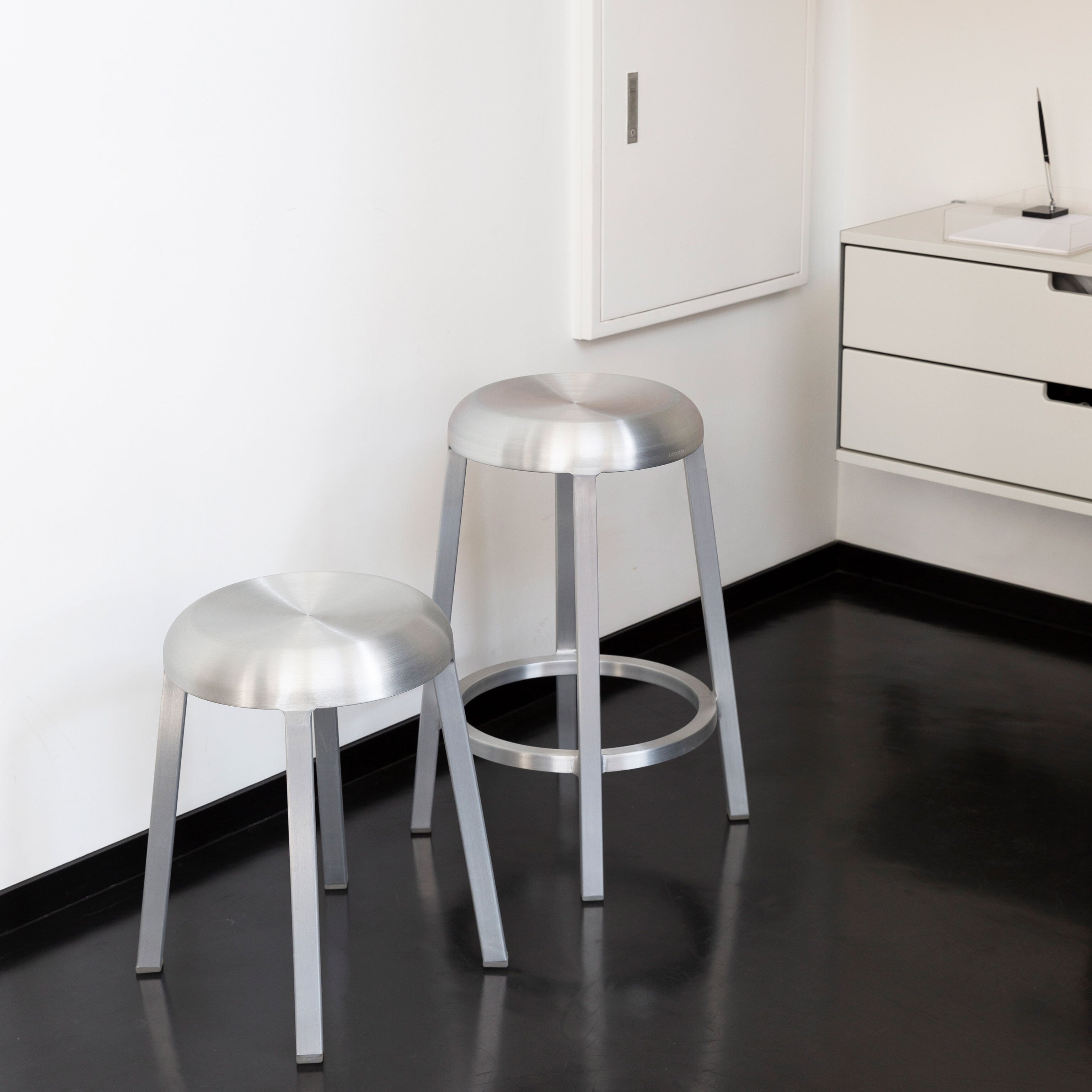 Emeco Za Stool - Brushed Aluminum – MoMA Design Store