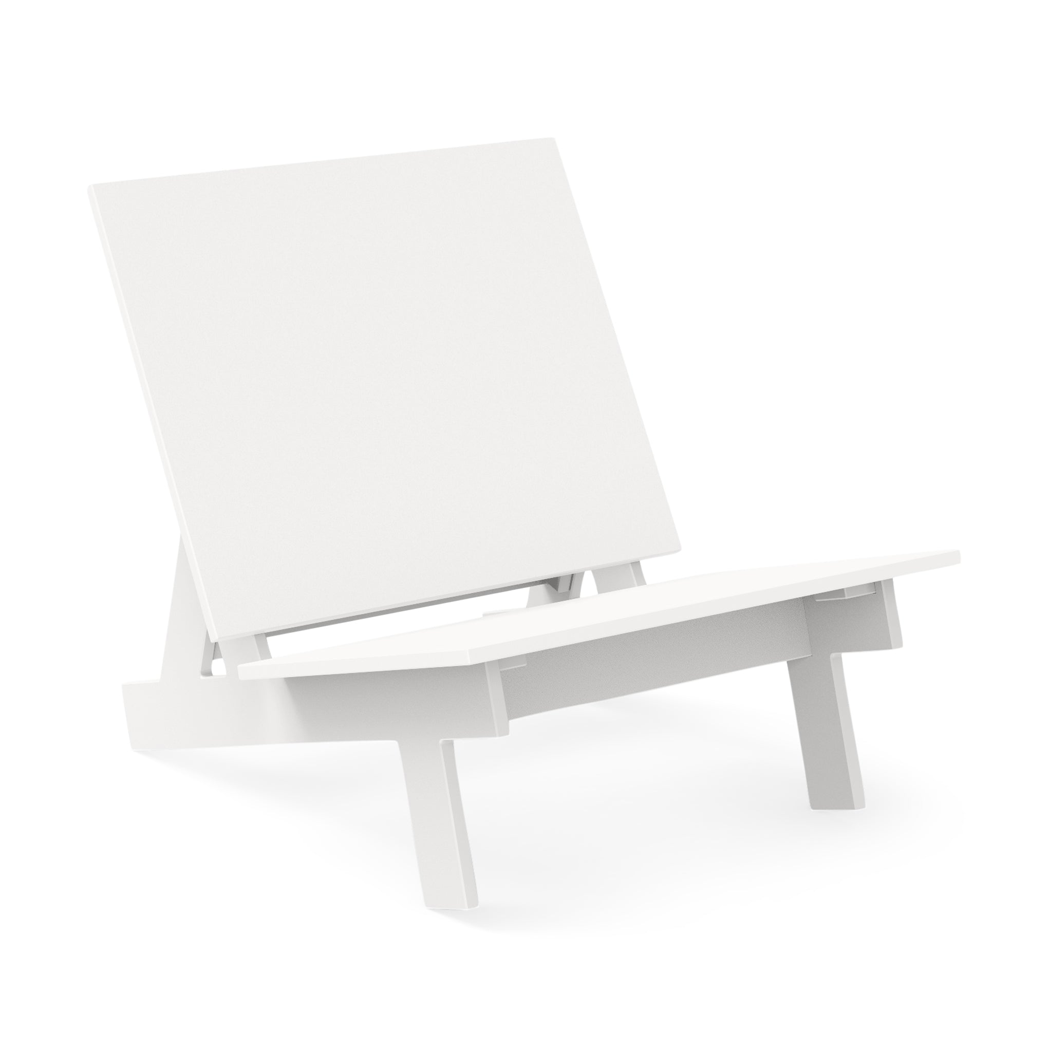 Taavi Outdoor Lounge Chair in Recycled Plastic – MoMA Design Store