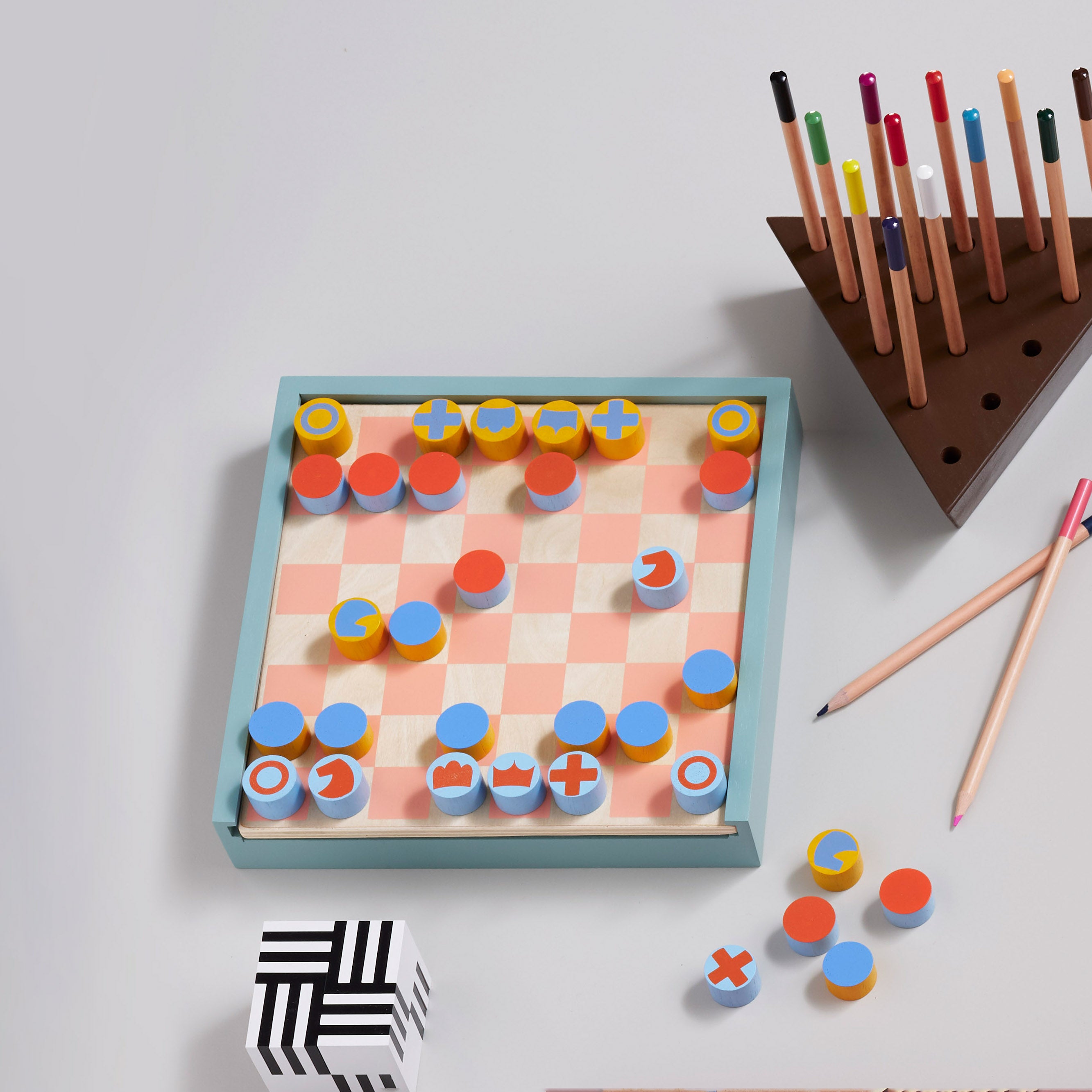 2-in-1 Chess & Checkers Set – MoMA Design Store