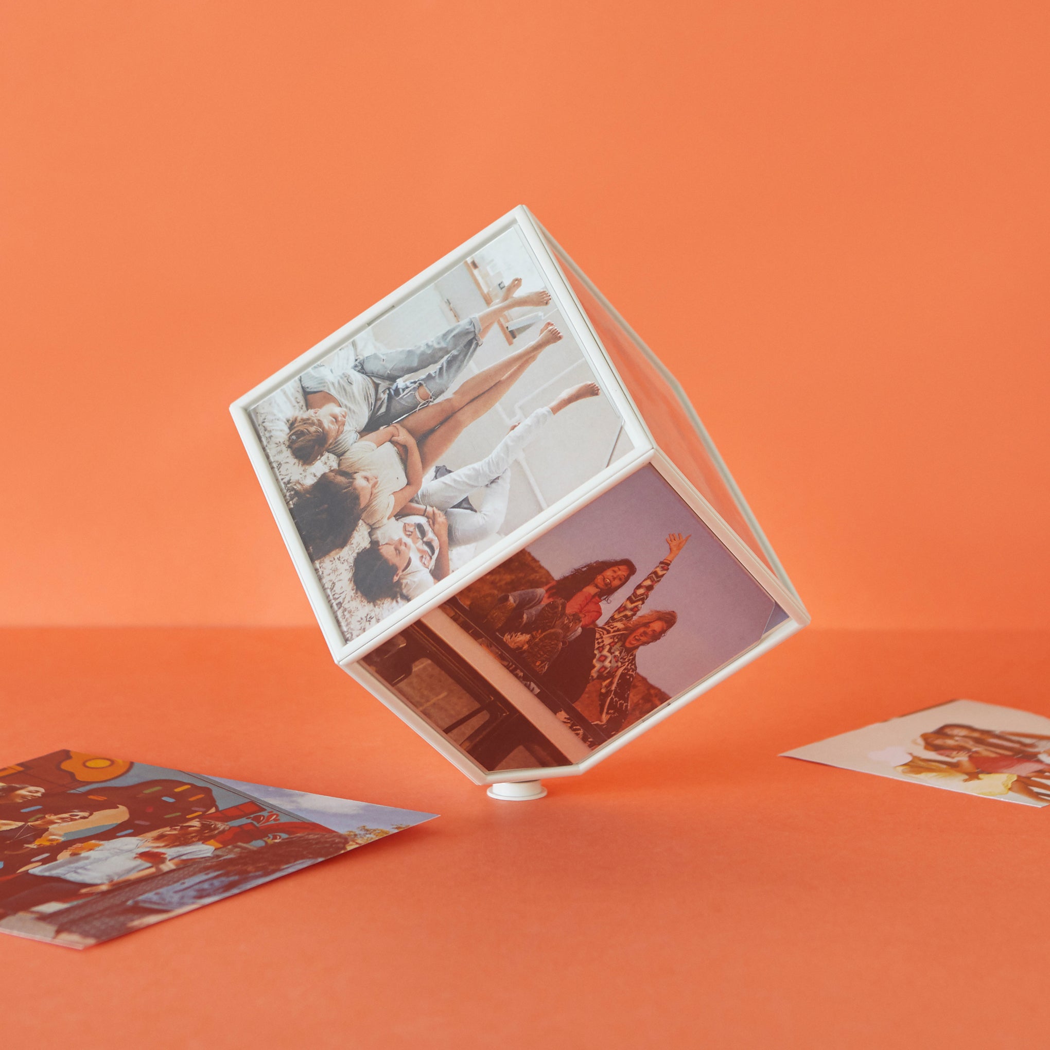 Rotating Cube Photo Frame – MoMA Design Store