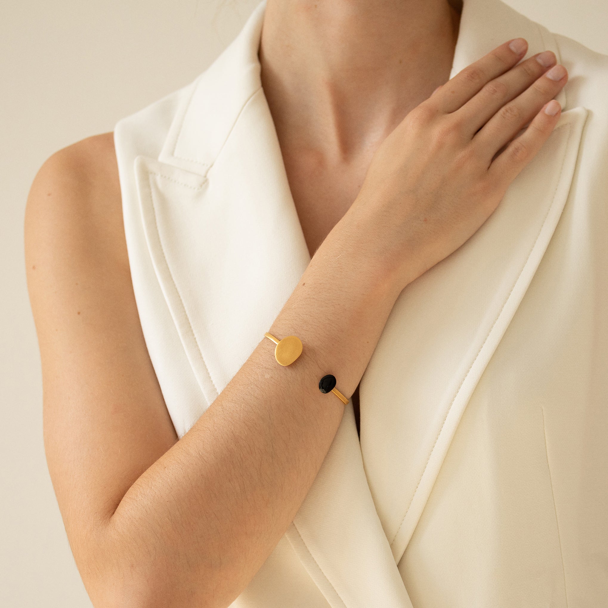 Joan Miró Gold-Plated Dots Cuff Bracelet – MoMA Design Store