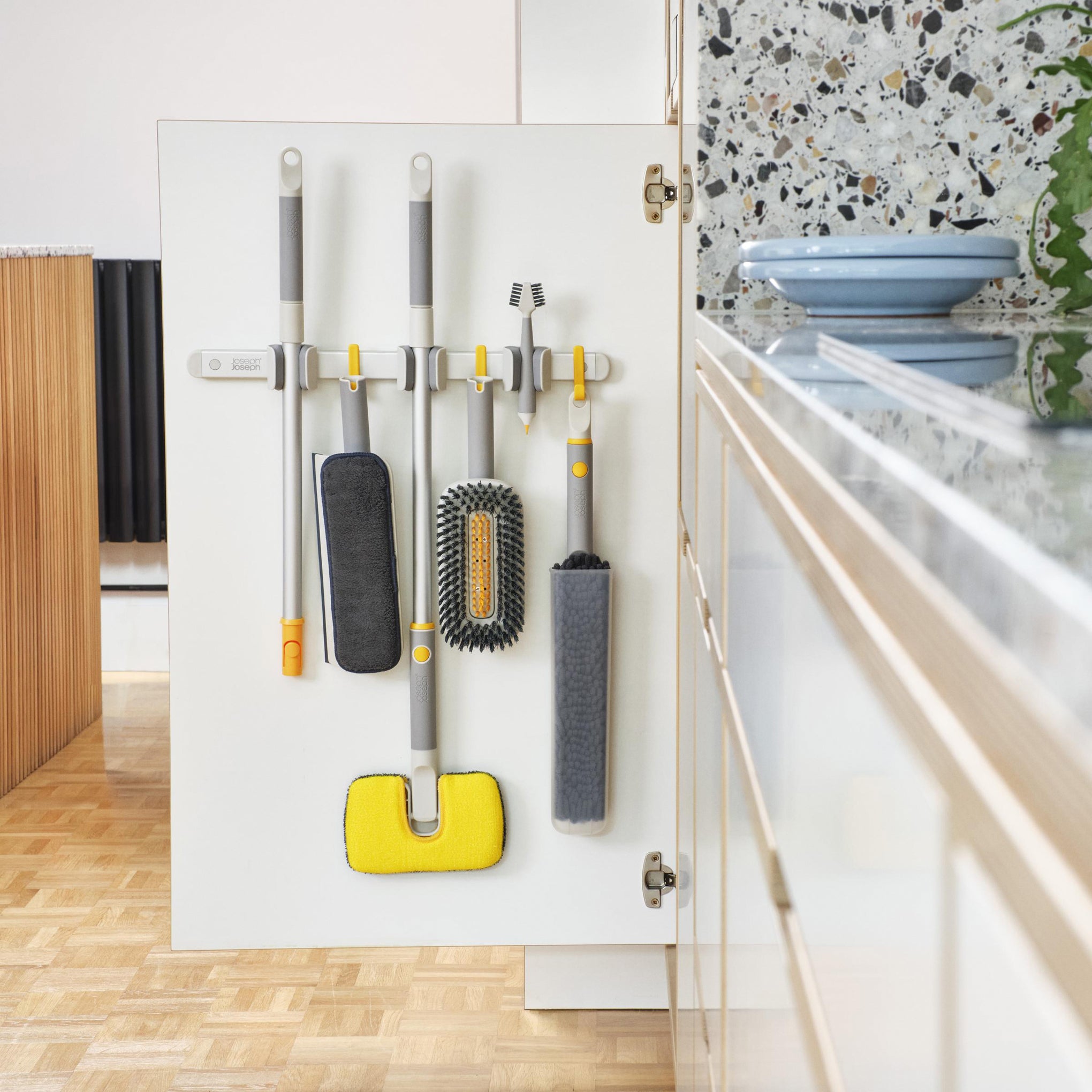 Compact Broom Deep Cleaning Set – MoMA Design Store