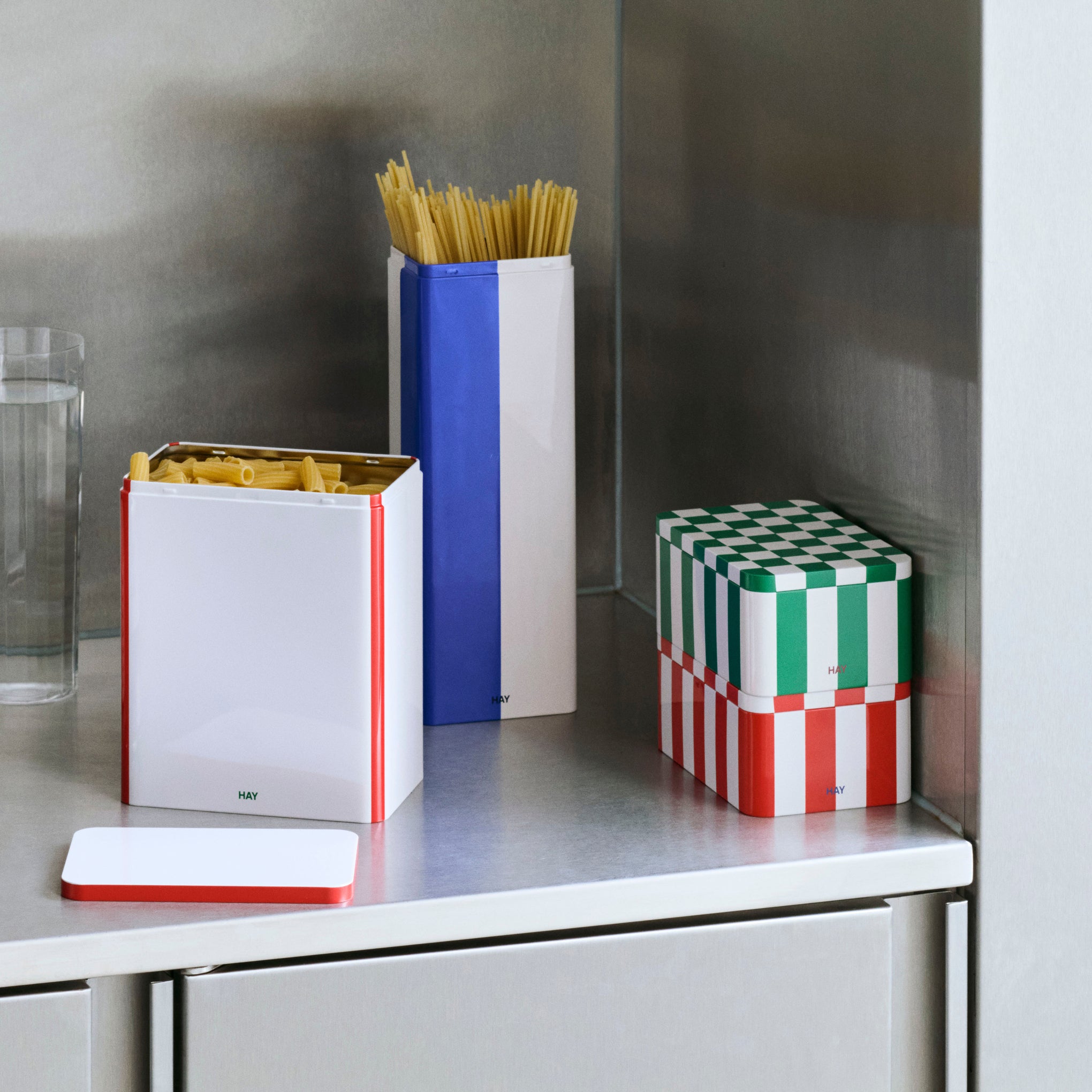 HAY Tin Container - Red/ Off White – MoMA Design Store