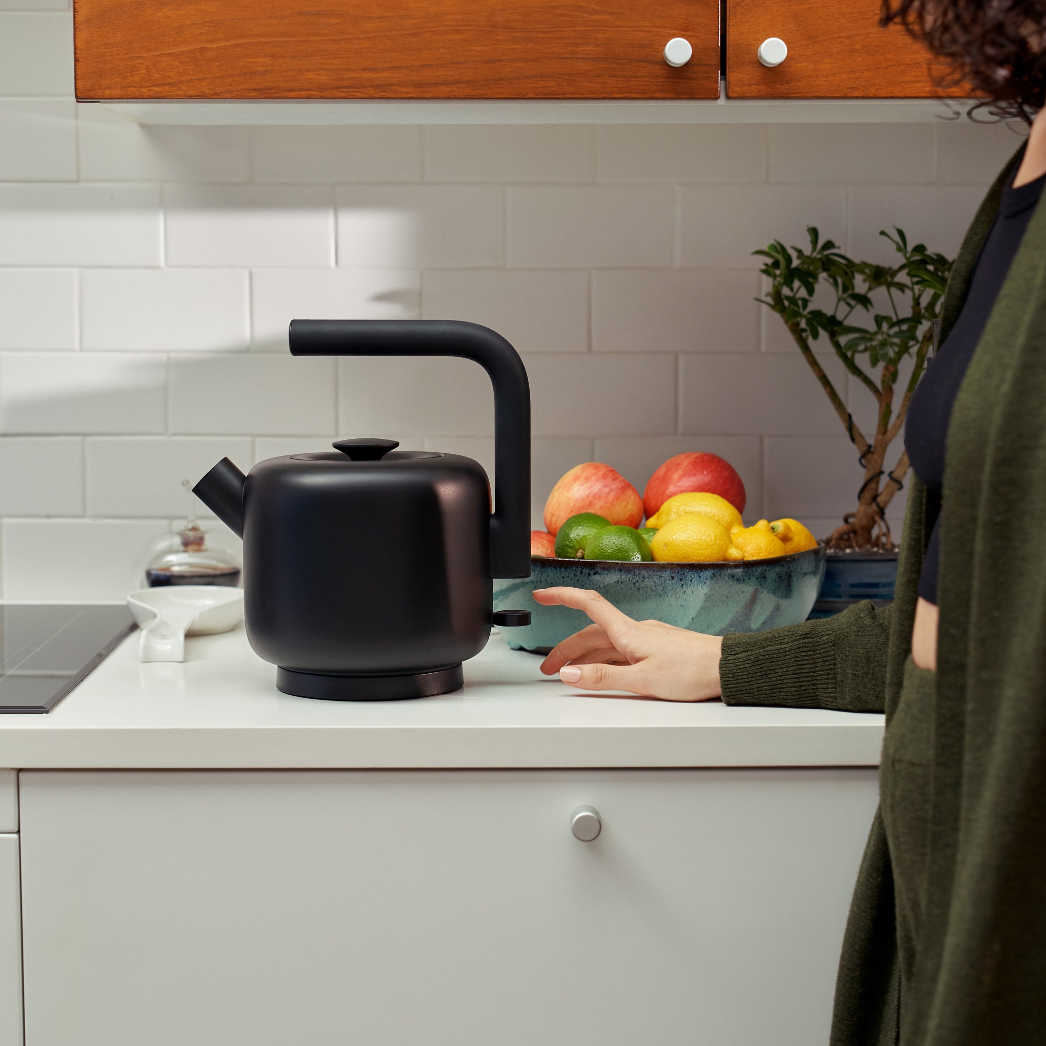 Clyde Electric Kettle – MoMA Design Store