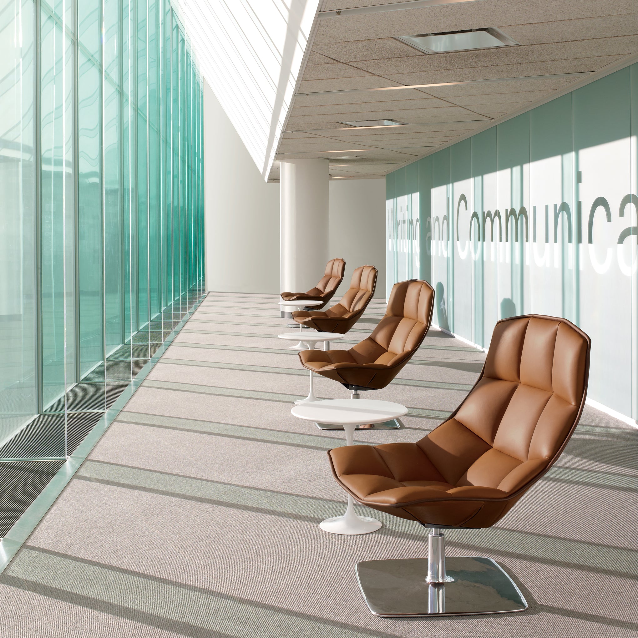 Knoll Side Table by Eero Saarinen - White – MoMA Design Store