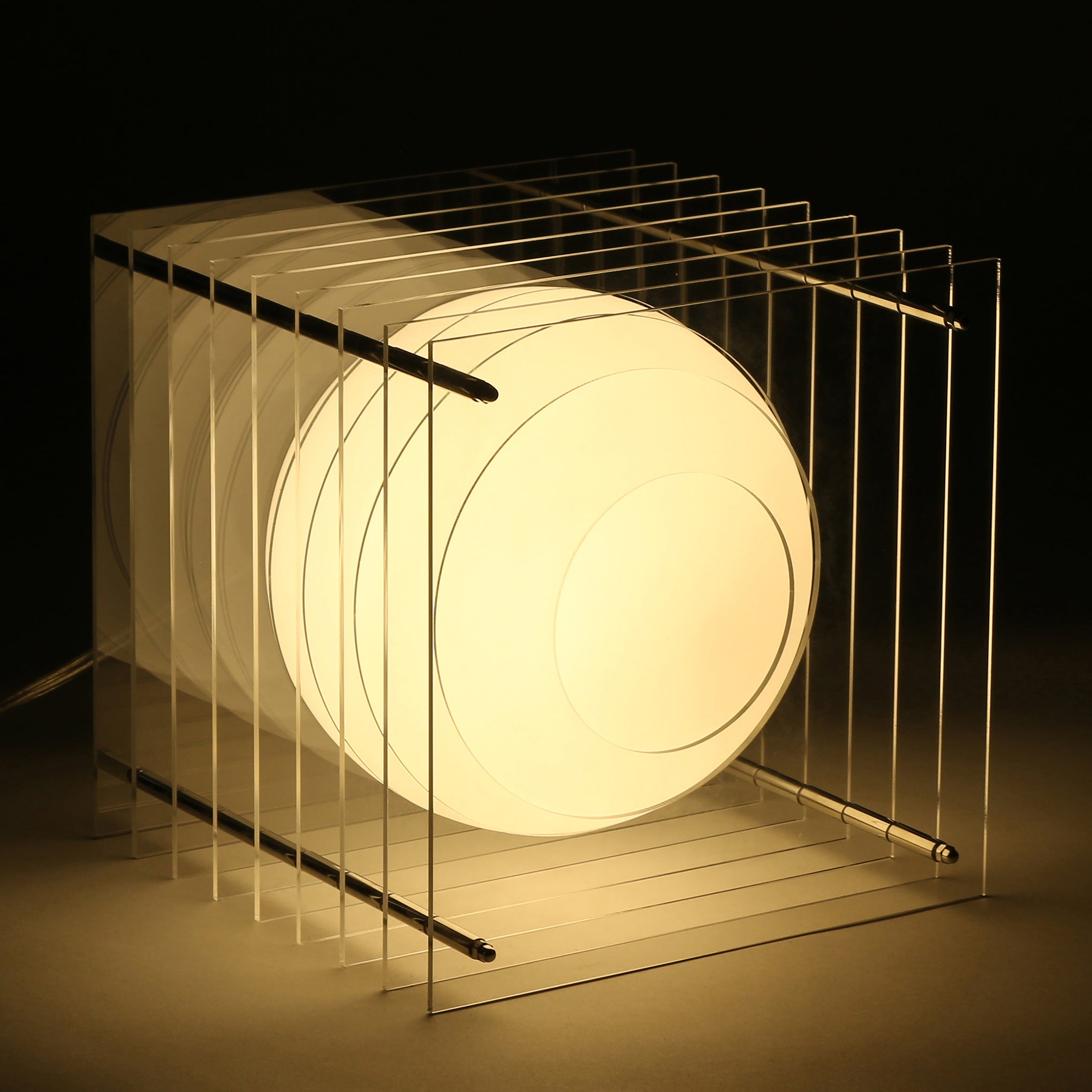 Lớp Layers Table Lamp - Transparent – MoMA Design Store